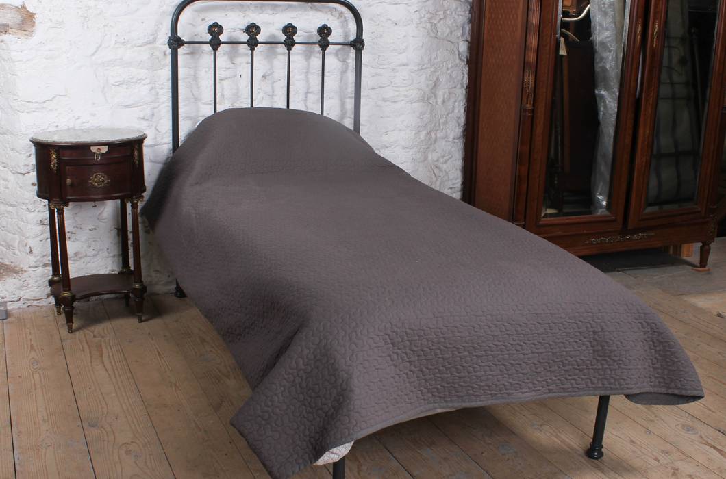 Striking Victorian Platform Style Single